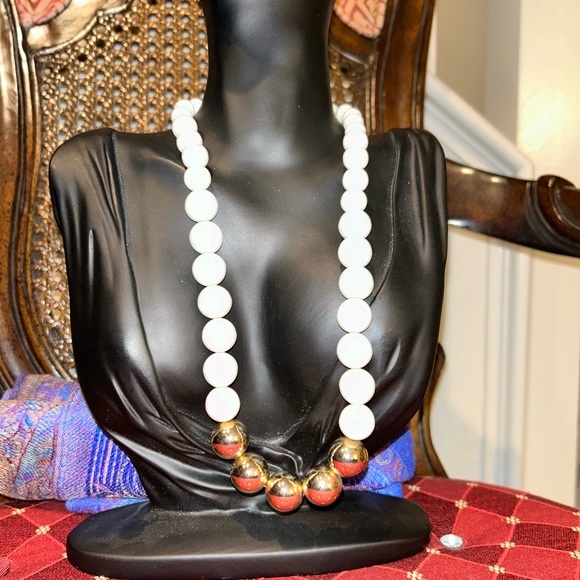 Vintage | Jewelry | Vintage Cream Color Necklace With Gold Beads | Poshmark